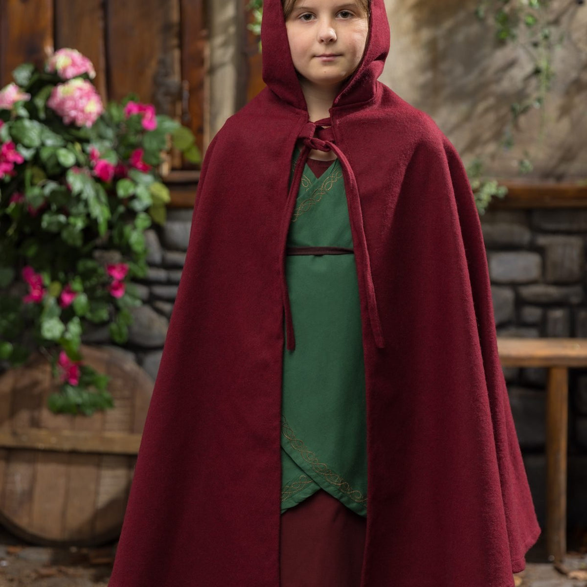 Children's Cape Leanaa Red – Medieval and More